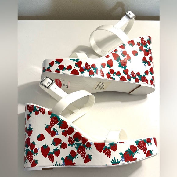 Betsey Johnson | Shoes | New Betsey Johnson Landry Berry Platform Wedge ...
